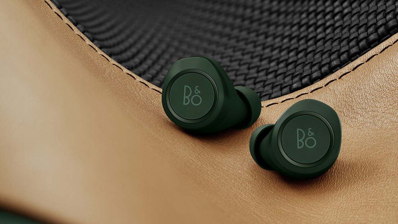 Beoplay E8 Racing Green, i nuovi auricolari di Bang & Olufsen ...